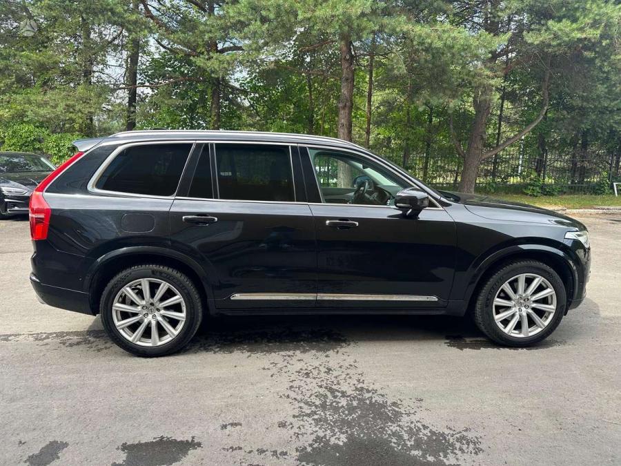 Black Volvo XC90 2015 in Vilnius, with an engine capacity of 1.97 L and mileage of 199 thousand km for 18499 €, photo 3 on AUTOMOTO.COM.LV