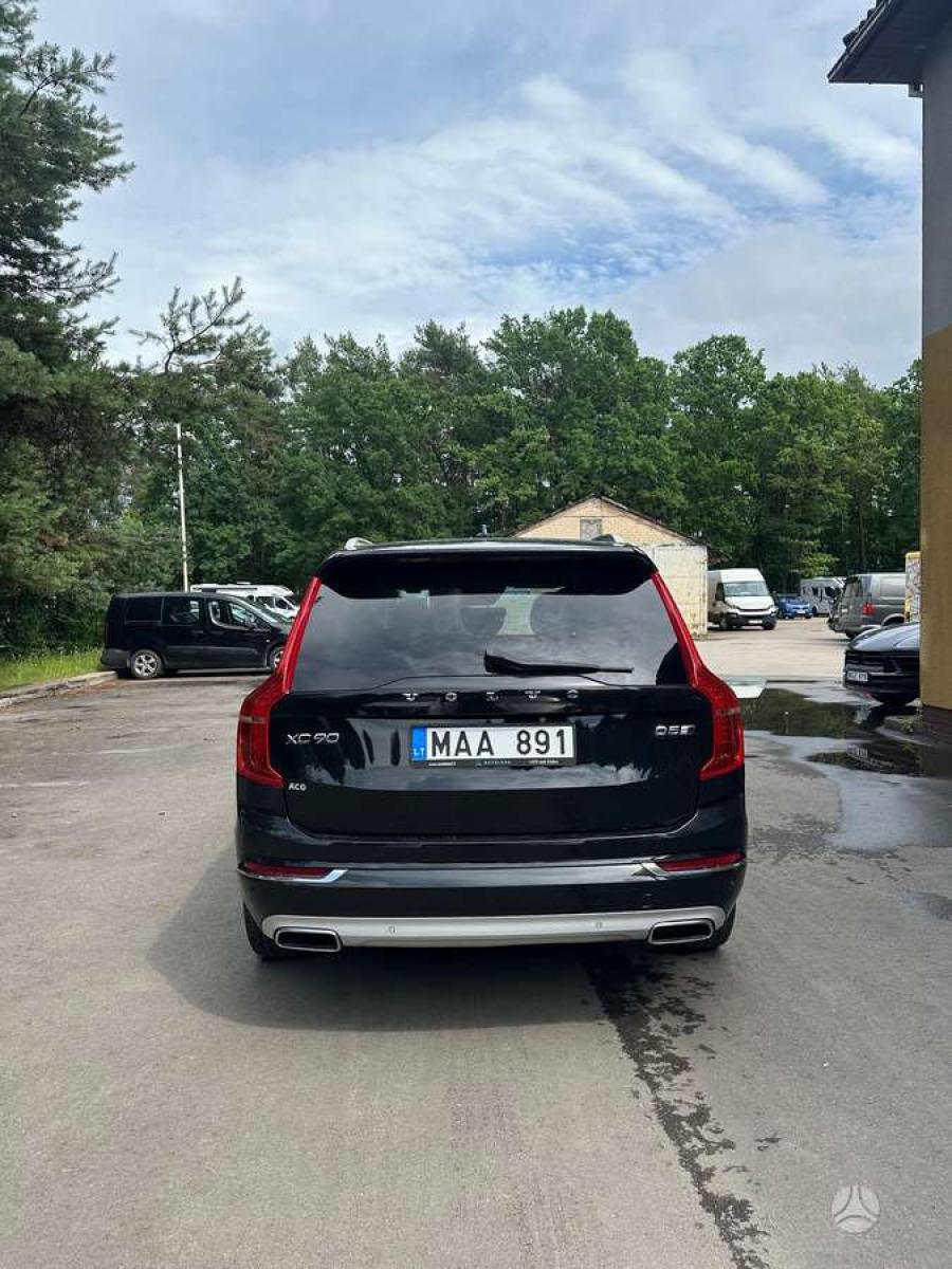 Black Volvo XC90 2015 in Vilnius, with an engine capacity of 1.97 L and mileage of 199 thousand km for 18499 €, photo 5 on AUTOMOTO.COM.LV