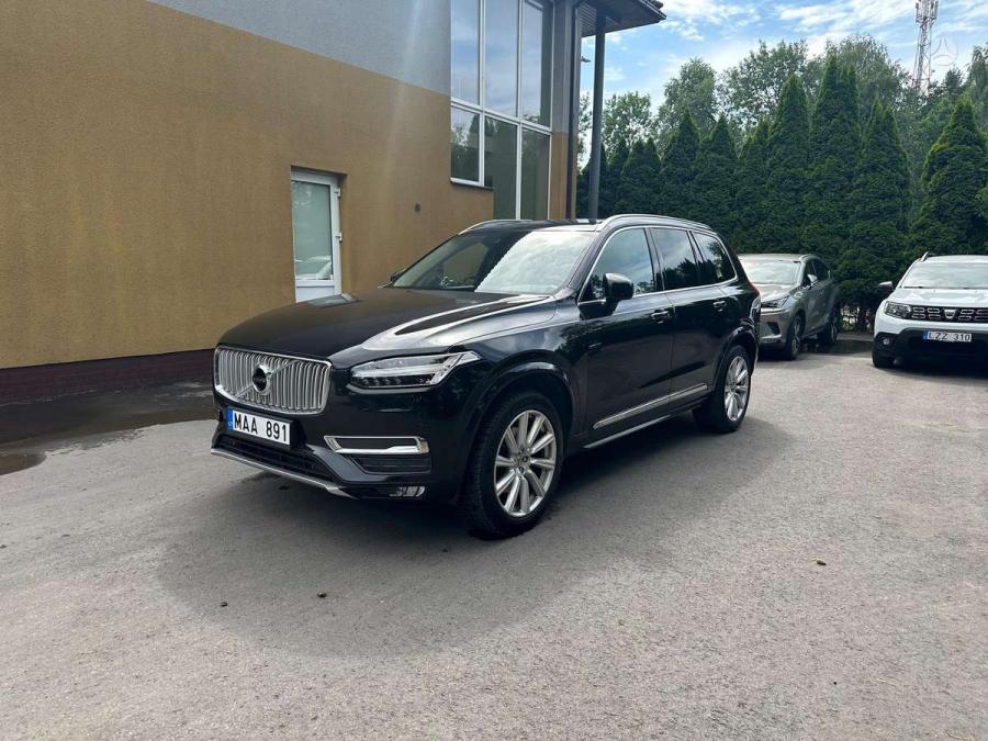 Black Volvo XC90 2015 in Vilnius, with an engine capacity of 1.97 L and mileage of 199 thousand km for 18499 €, photo 8 on AUTOMOTO.COM.LV