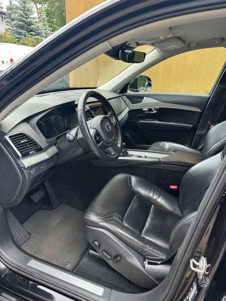 Black Volvo XC90 2015 in Vilnius, with an engine capacity of 1.97 L and mileage of 199 thousand km for 18499 €, photo 9 on AUTOMOTO.COM.LV