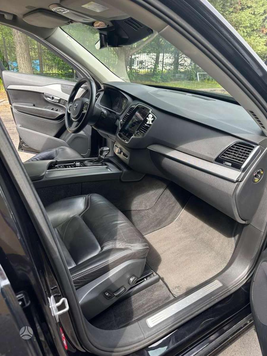 Black Volvo XC90 2015 in Vilnius, with an engine capacity of 1.97 L and mileage of 199 thousand km for 18499 €, photo 17 on AUTOMOTO.COM.LV