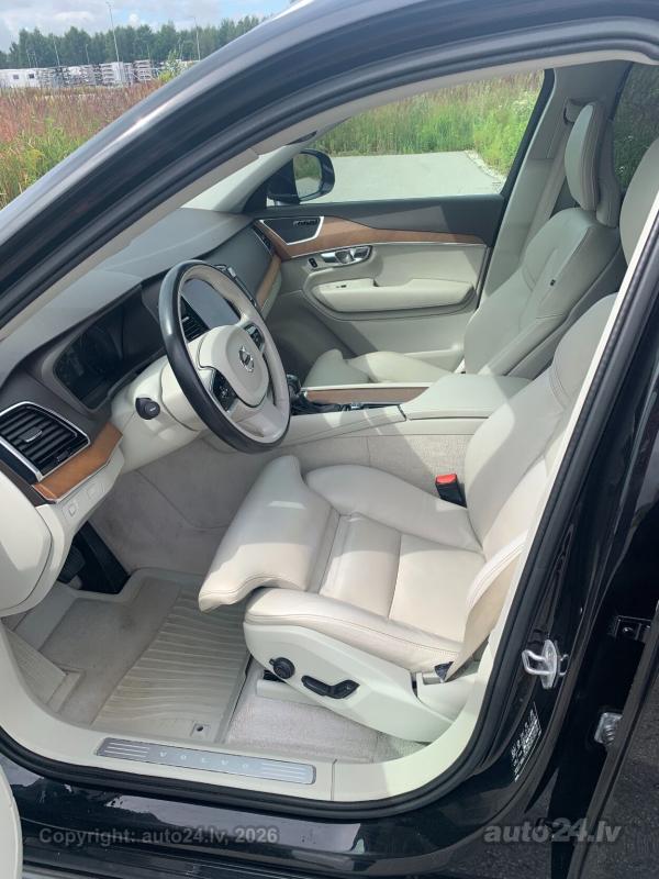 Melns Volvo XC90 2015 Tartu, ar dzinēja tilpumu 2.00 L un nobraukumu 284 tūkst. km par 18500 €, foto 9 vietnē AUTOMOTO.COM.LV