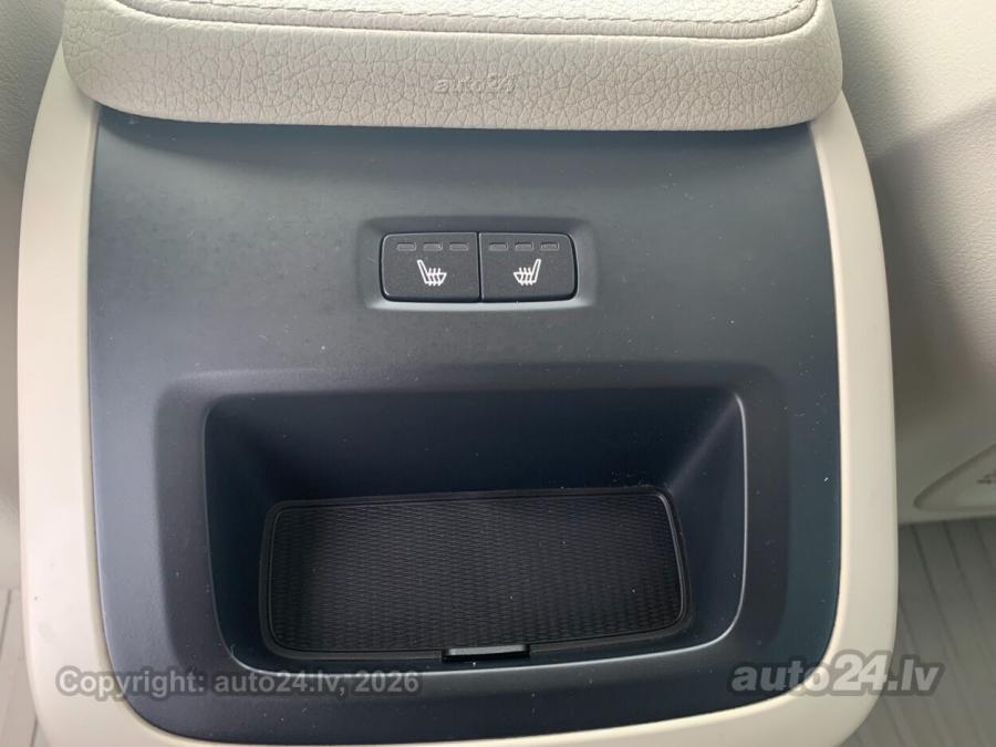 Melns Volvo XC90 2015 Tartu, ar dzinēja tilpumu 2.00 L un nobraukumu 284 tūkst. km par 18500 €, foto 15 vietnē AUTOMOTO.COM.LV