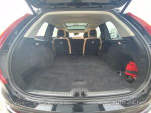 Black Volvo XC90 2015 in Tallinn, with an engine capacity of 2.00 L and mileage of 298 thousand km for 16500 €, photo 12 on AUTOMOTO.COM.LV