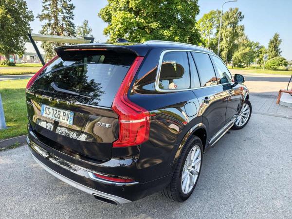 Black Volvo XC90 2015 in Taurage, with an engine capacity of 2.00 L and mileage of 300 thousand km for 17400 €, photo 5 on AUTOMOTO.COM.LV