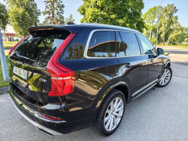 Black Volvo XC90 2015 in Taurage, with an engine capacity of 2.00 L and mileage of 300 thousand km for 17400 €, photo 6 on AUTOMOTO.COM.LV