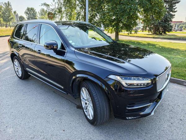 Black Volvo XC90 2015 in Taurage, with an engine capacity of 2.00 L and mileage of 300 thousand km for 17400 €, photo 8 on AUTOMOTO.COM.LV