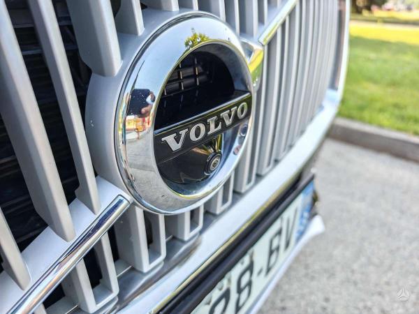 Black Volvo XC90 2015 in Taurage, with an engine capacity of 2.00 L and mileage of 300 thousand km for 17400 €, photo 9 on AUTOMOTO.COM.LV