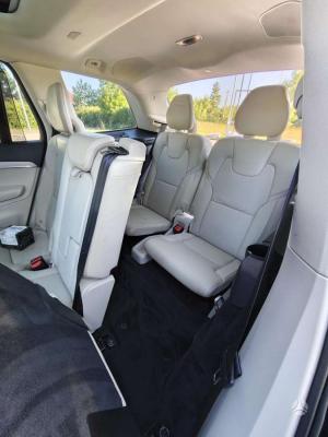 Melns Volvo XC90 2015 Tauragė, ar dzinēja tilpumu 2.00 L un nobraukumu 300 tūkst. km par 17400 €, foto 21 vietnē AUTOMOTO.COM.LV
