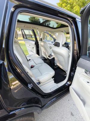 Melns Volvo XC90 2015 Tauragė, ar dzinēja tilpumu 2.00 L un nobraukumu 300 tūkst. km par 17400 €, foto 23 vietnē AUTOMOTO.COM.LV