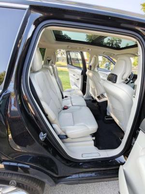 Melns Volvo XC90 2015 Tauragė, ar dzinēja tilpumu 2.00 L un nobraukumu 300 tūkst. km par 17400 €, foto 24 vietnē AUTOMOTO.COM.LV