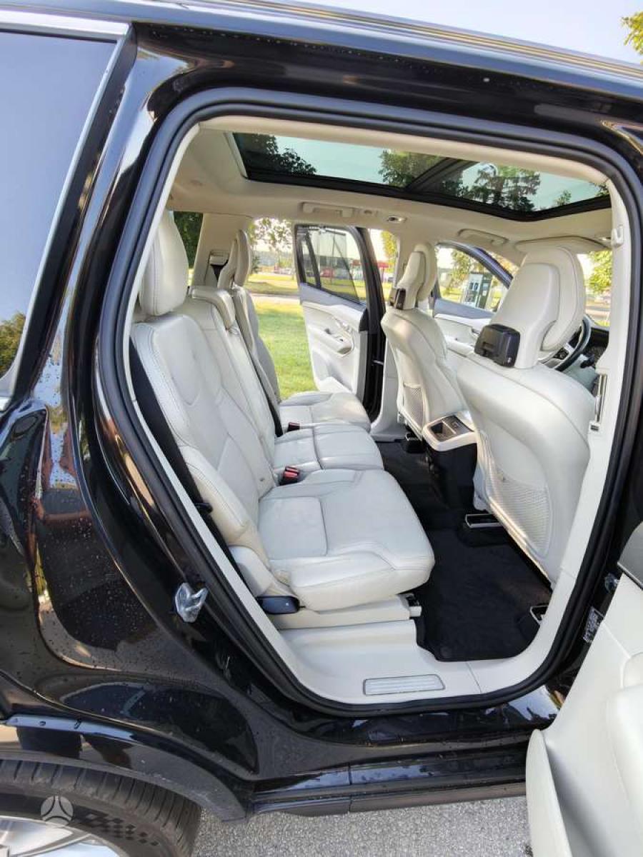 Melns Volvo XC90 2015 Tauragė, ar dzinēja tilpumu 2.00 L un nobraukumu 300 tūkst. km par 17400 €, foto 24 vietnē AUTOMOTO.COM.LV