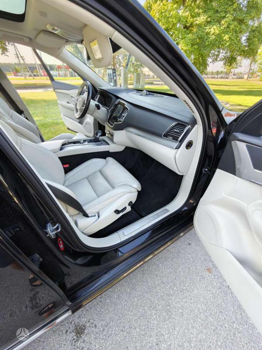 Melns Volvo XC90 2015 Tauragė, ar dzinēja tilpumu 2.00 L un nobraukumu 300 tūkst. km par 17400 €, foto 25 vietnē AUTOMOTO.COM.LV