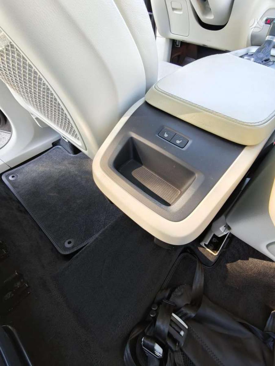 Melns Volvo XC90 2015 Tauragė, ar dzinēja tilpumu 2.00 L un nobraukumu 300 tūkst. km par 17400 €, foto 27 vietnē AUTOMOTO.COM.LV