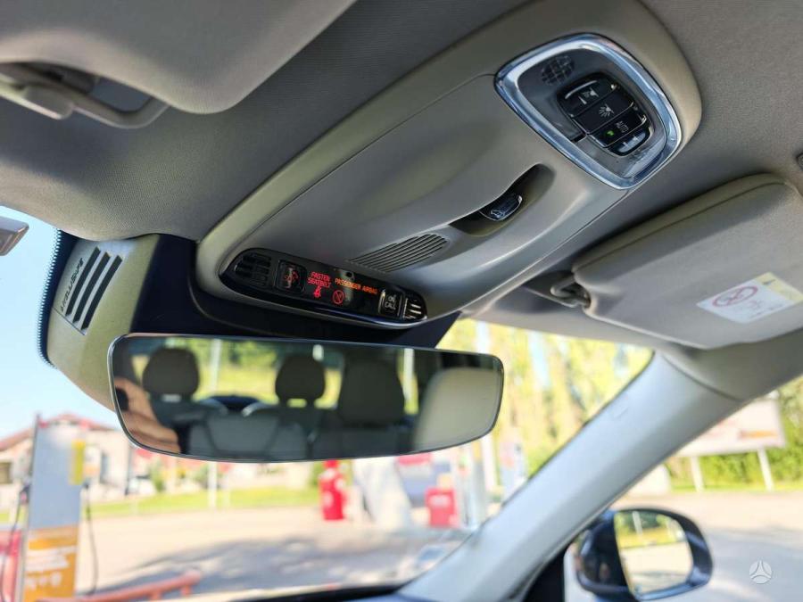 Melns Volvo XC90 2015 Tauragė, ar dzinēja tilpumu 2.00 L un nobraukumu 300 tūkst. km par 17400 €, foto 28 vietnē AUTOMOTO.COM.LV