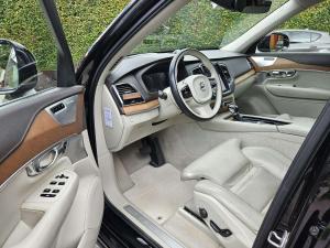 Black Volvo XC90 2015 in Kaunas, with an engine capacity of 1.97 L and mileage of 300 thousand km for 16950 €, photo 6 on AUTOMOTO.COM.LV