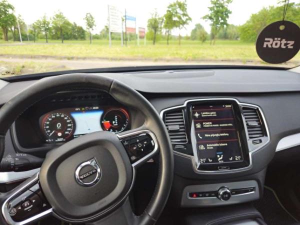 Black Volvo XC90 2015 in Panevezys, with an engine capacity of 1.97 L and mileage of 292 thousand km for 18800 €, photo 7 on AUTOMOTO.COM.LV