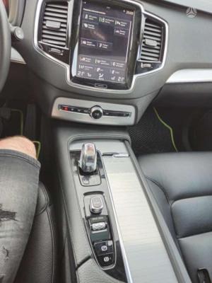 Black Volvo XC90 2015 in Panevezys, with an engine capacity of 1.97 L and mileage of 292 thousand km for 18800 €, photo 9 on AUTOMOTO.COM.LV