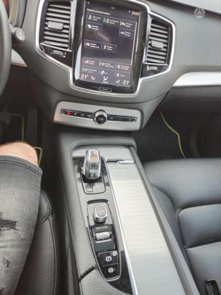 Black Volvo XC90 2015 in Panevezys, with an engine capacity of 1.97 L and mileage of 292 thousand km for 18800 €, photo 9 on AUTOMOTO.COM.LV