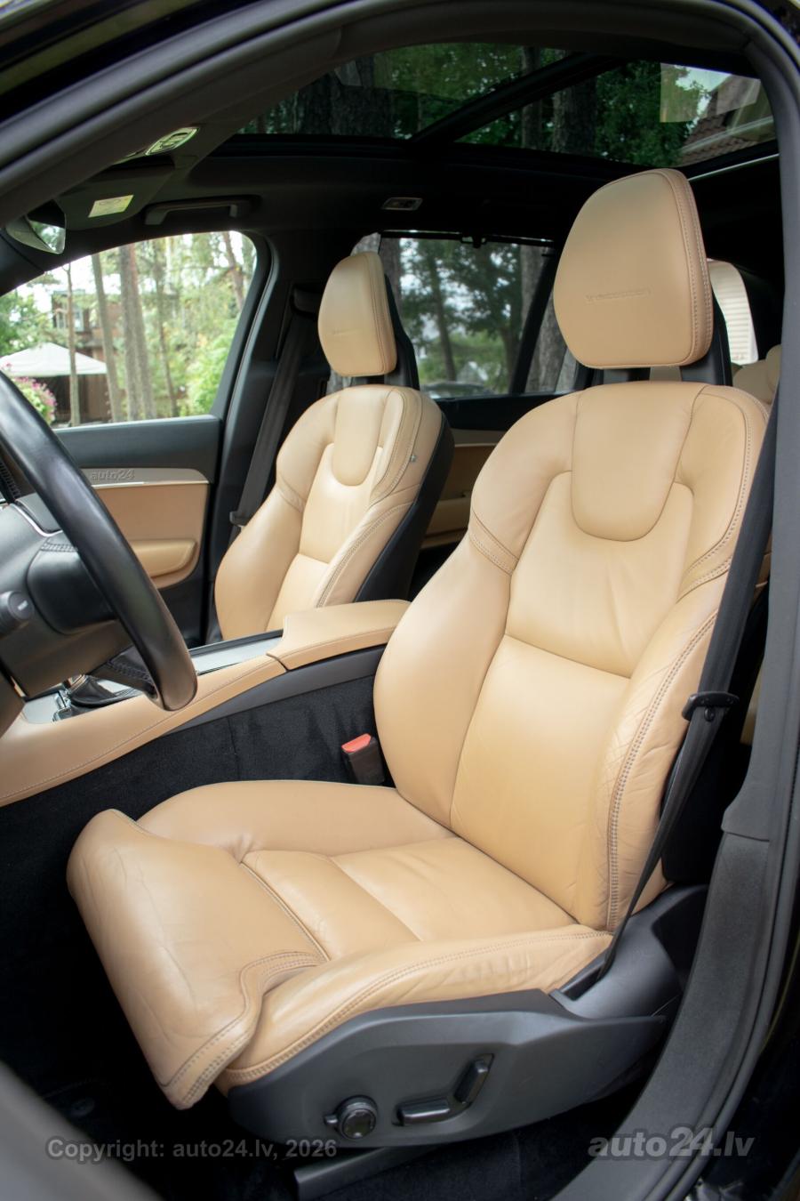 Melns Volvo XC90 2015 Tallina, ar dzinēja tilpumu 2.00 L un nobraukumu 253 tūkst. km par 19990 €, foto 11 vietnē AUTOMOTO.COM.LV