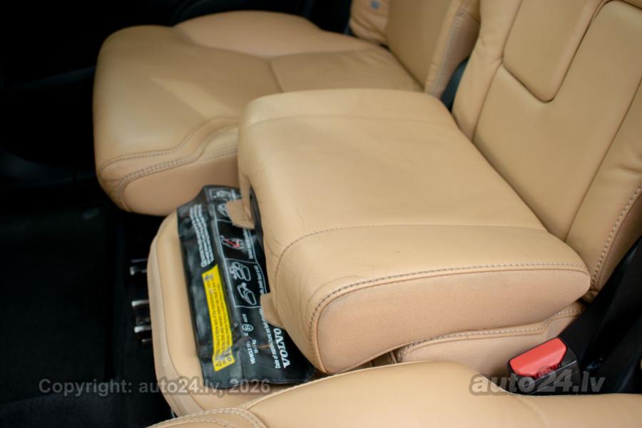 Melns Volvo XC90 2015 Tallina, ar dzinēja tilpumu 2.00 L un nobraukumu 253 tūkst. km par 19990 €, foto 14 vietnē AUTOMOTO.COM.LV