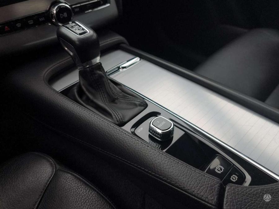 Melns Volvo XC90 2015 Viļņa, ar dzinēja tilpumu 2.00 L un nobraukumu 264 tūkst. km par 19999 €, foto 18 vietnē AUTOMOTO.COM.LV