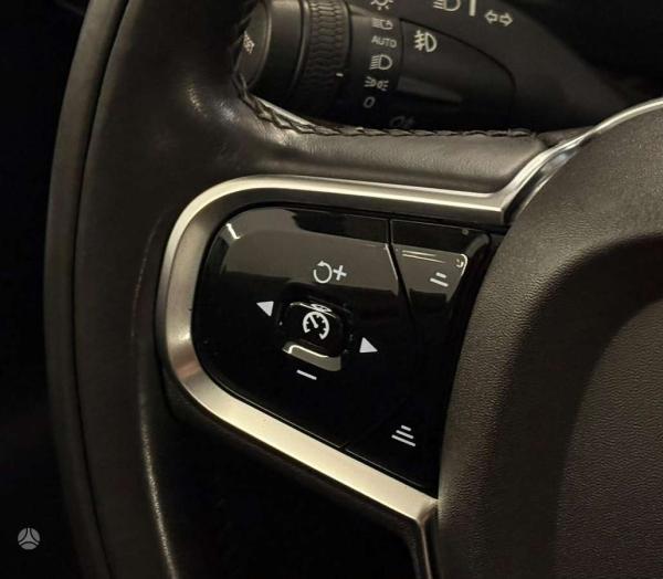 Black Volvo XC90 2015 in Marijampole, with an engine capacity of 1.97 L and mileage of 304 thousand km for 17650 €, photo 9 on AUTOMOTO.COM.LV