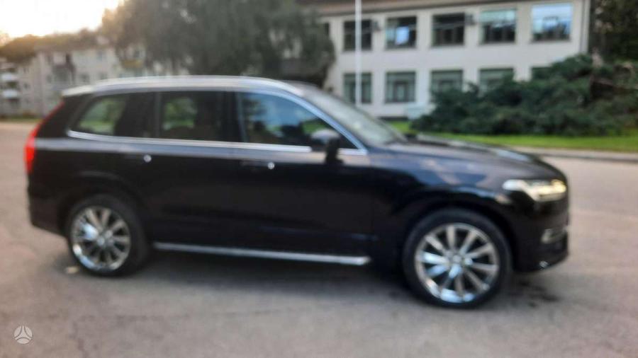 Black Volvo XC90 2015 in Kaunas, with an engine capacity of 1.97 L and mileage of 233 thousand km for 14400 €, photo 5 on AUTOMOTO.COM.LV