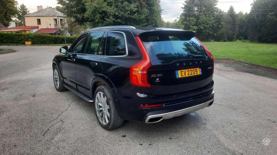 Black Volvo XC90 2015 in Kaunas, with an engine capacity of 1.97 L and mileage of 233 thousand km for 14400 €, photo 9 on AUTOMOTO.COM.LV