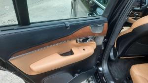 Black Volvo XC90 2015 in Kaunas, with an engine capacity of 1.97 L and mileage of 233 thousand km for 14400 €, photo 16 on AUTOMOTO.COM.LV