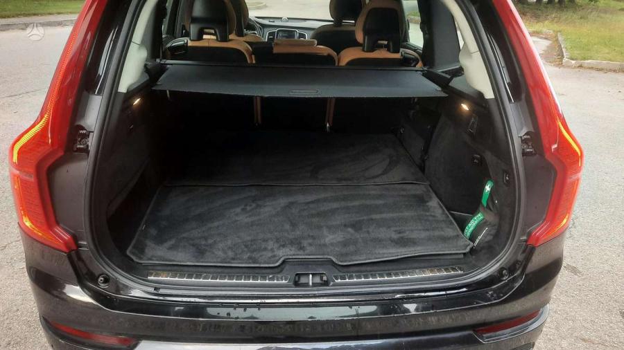 Black Volvo XC90 2015 in Kaunas, with an engine capacity of 1.97 L and mileage of 233 thousand km for 14400 €, photo 17 on AUTOMOTO.COM.LV