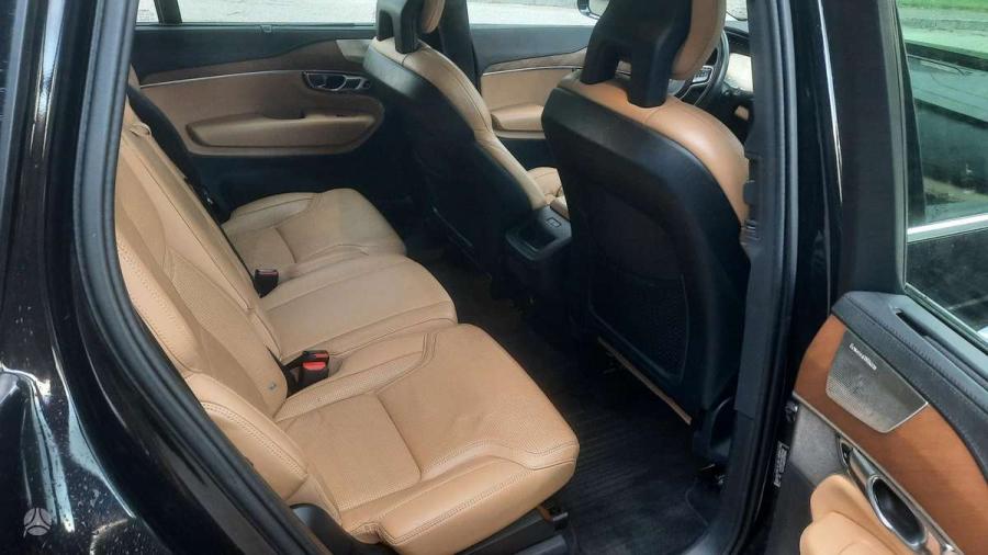 Black Volvo XC90 2015 in Kaunas, with an engine capacity of 1.97 L and mileage of 233 thousand km for 14400 €, photo 20 on AUTOMOTO.COM.LV