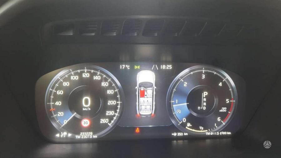 Black Volvo XC90 2015 in Kaunas, with an engine capacity of 1.97 L and mileage of 233 thousand km for 14400 €, photo 24 on AUTOMOTO.COM.LV