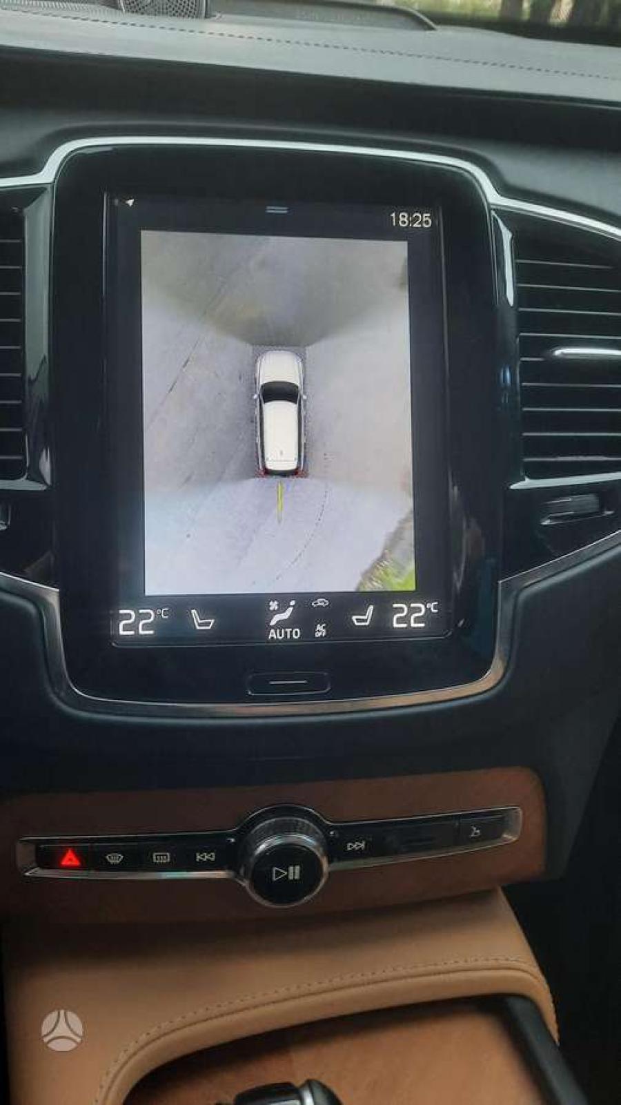 Black Volvo XC90 2015 in Kaunas, with an engine capacity of 1.97 L and mileage of 233 thousand km for 14400 €, photo 25 on AUTOMOTO.COM.LV