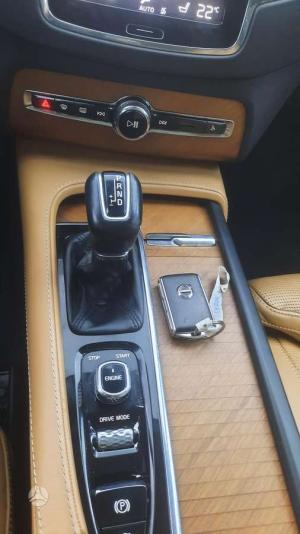 Black Volvo XC90 2015 in Kaunas, with an engine capacity of 1.97 L and mileage of 233 thousand km for 14400 €, photo 27 on AUTOMOTO.COM.LV