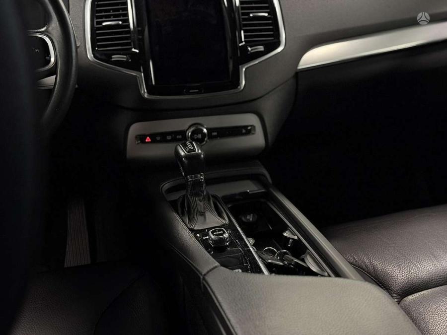 Melns Volvo XC90 2015 Klaipėda, ar dzinēja tilpumu 1.97 L un nobraukumu 349 tūkst. km par 18900 €, foto 15 vietnē AUTOMOTO.COM.LV