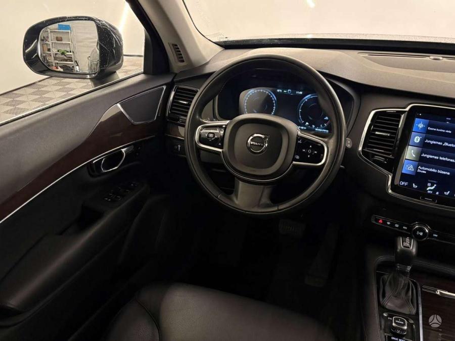Melns Volvo XC90 2015 Marijampole, ar dzinēja tilpumu 1.97 L un nobraukumu 304 tūkst. km par 17250 €, foto 20 vietnē AUTOMOTO.COM.LV