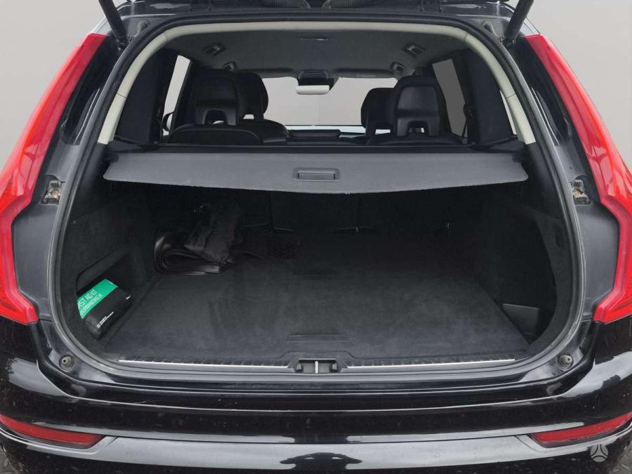 Black Volvo XC90 2015 in Vilnius, with an engine capacity of 2.00 L and mileage of 264 thousand km for 19999 €, photo 11 on AUTOMOTO.COM.LV
