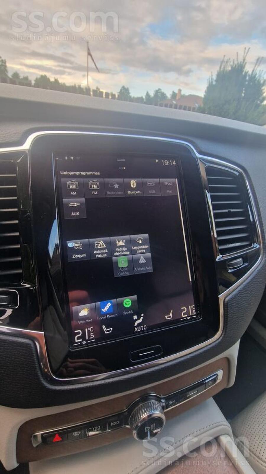 Melns Volvo XC90 2015 Rīga, ar dzinēja tilpumu 2.00 L un nobraukumu 301 tūkst. km par 14500 €, foto 8 vietnē AUTOMOTO.COM.LV