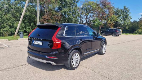 Black Volvo XC90 2015 in Riga, with an engine capacity of 0.00 L and mileage of 301 thousand km for 14900 €, photo 3 on AUTOMOTO.COM.LV