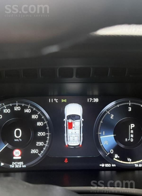 Black Volvo XC90 2015 in Riga, with an engine capacity of 2.00 L and mileage of 248 thousand km for 15000 €, photo 7 on AUTOMOTO.COM.LV