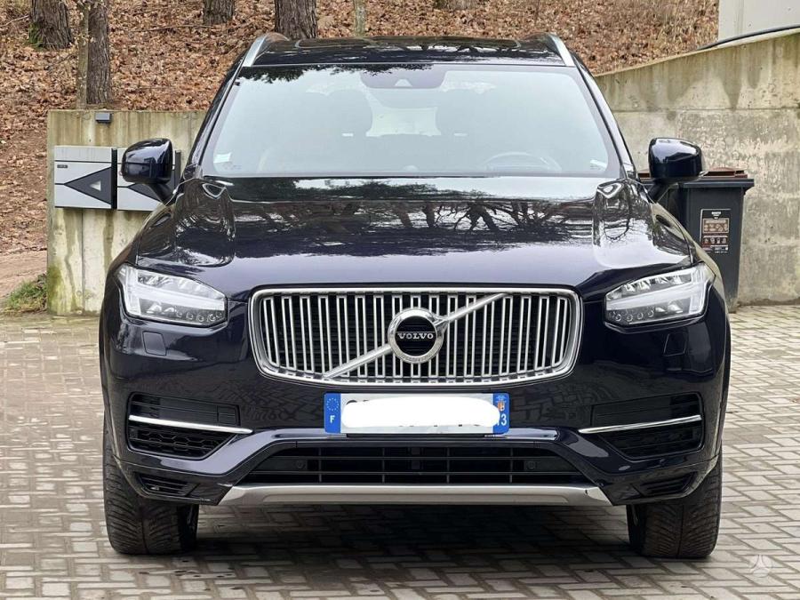 Black Volvo XC90 2016 in Vilnius, with an engine capacity of 1.97 L and mileage of 286 thousand km for 17999 €, photo 2 on AUTOMOTO.COM.LV