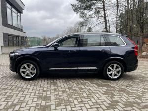 Black Volvo XC90 2016 in Vilnius, with an engine capacity of 1.97 L and mileage of 286 thousand km for 17999 €, photo 4 on AUTOMOTO.COM.LV