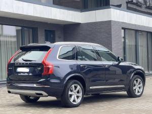 Black Volvo XC90 2016 in Vilnius, with an engine capacity of 1.97 L and mileage of 286 thousand km for 17999 €, photo 12 on AUTOMOTO.COM.LV