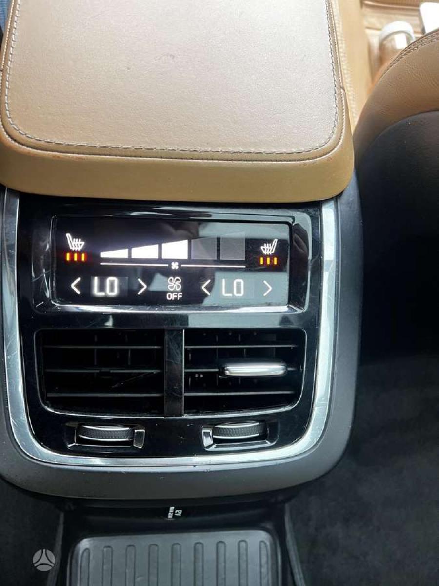 Black Volvo XC90 2016 in Vilnius, with an engine capacity of 1.97 L and mileage of 286 thousand km for 17999 €, photo 13 on AUTOMOTO.COM.LV