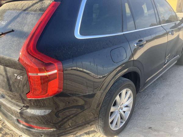 Black Volvo XC90 2016 in Siauliai, with an engine capacity of 1.97 L and mileage of 211 thousand km for 9350 €, photo 7 on AUTOMOTO.COM.LV