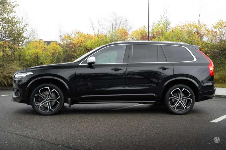 Melns Volvo XC90 2016 Viļņa, ar dzinēja tilpumu 1.97 L un nobraukumu 212 tūkst. km par 23500 €, foto 2 vietnē AUTOMOTO.COM.LV