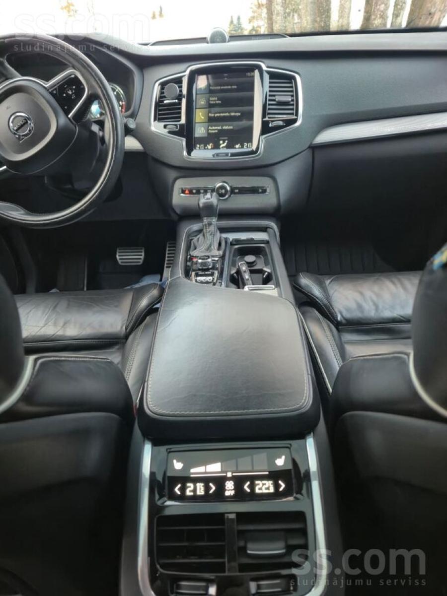 Black Volvo XC90 2016 in Talsi, with an engine capacity of 2.00 L and mileage of 270 thousand km for 27225 €, photo 9 on AUTOMOTO.COM.LV