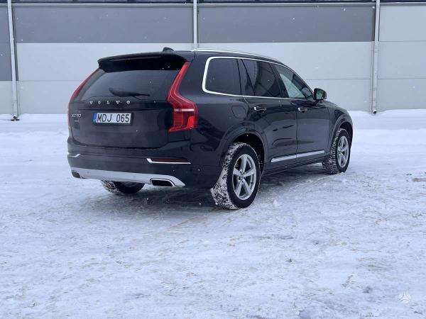 Black Volvo XC90 2016 in Kaunas, with an engine capacity of 1.97 L and mileage of 283 thousand km for 20500 €, photo 6 on AUTOMOTO.COM.LV