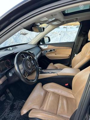 Melns Volvo XC90 2016 Viļņa, ar dzinēja tilpumu 1.97 L un nobraukumu 137 tūkst. km par 22300 €, foto 13 vietnē AUTOMOTO.COM.LV